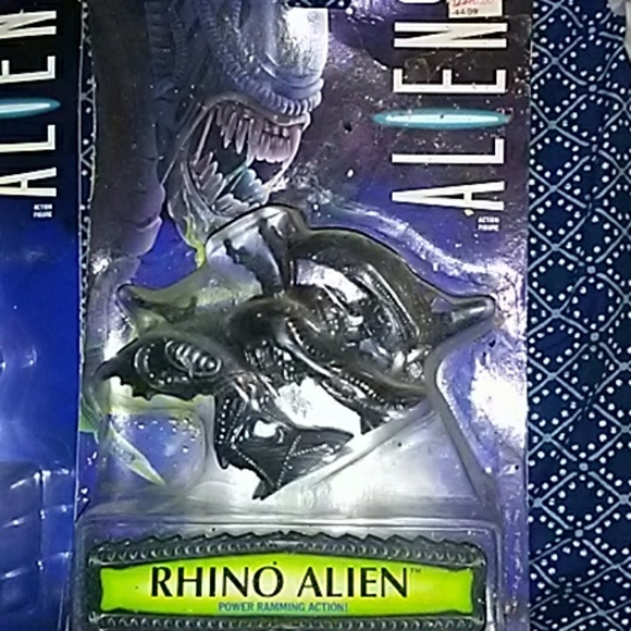 Hasbro | Other | Aliensaction Figures | Poshmark